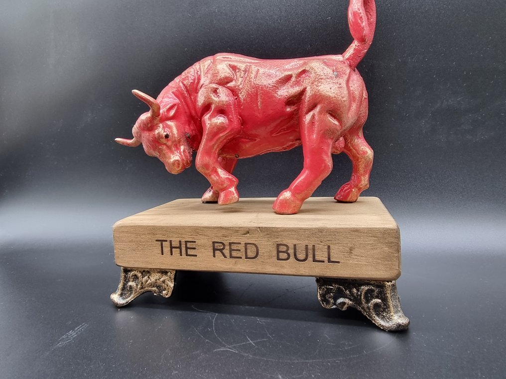 Beeld, Red Bull - Iron - 19.5 cm - IJzer (gegoten/gesmeed) - Catawiki