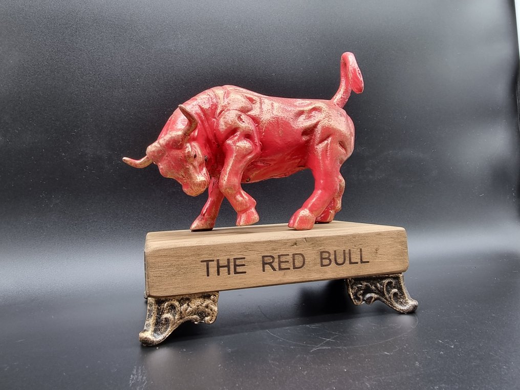 Beeld, Red Bull - Iron - 19.5 cm - IJzer (gegoten/gesmeed) - Catawiki