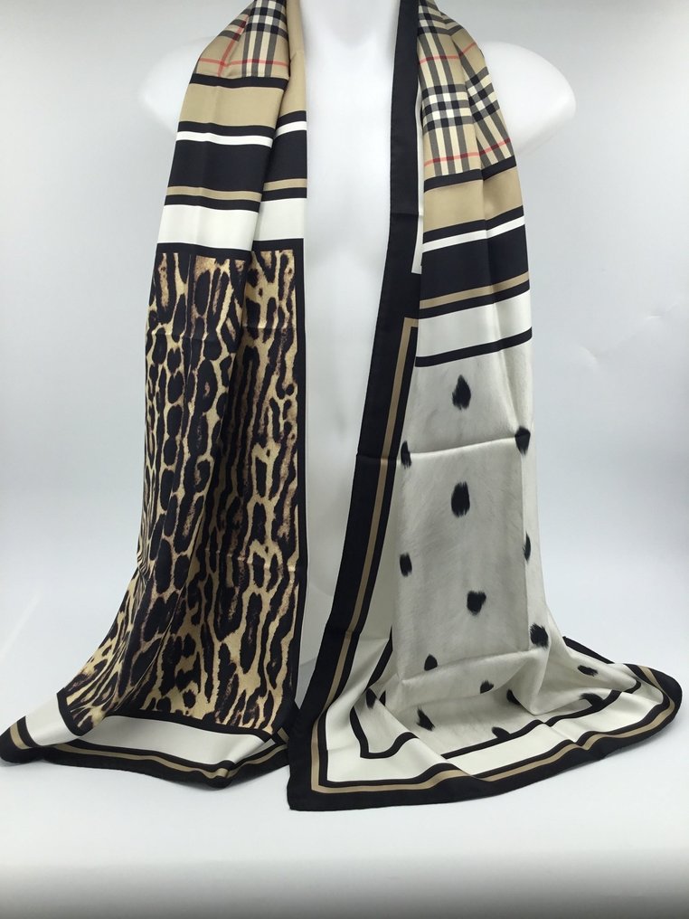 Burberry - Majestueuse Silk 210/70cm - Estola - Catawiki
