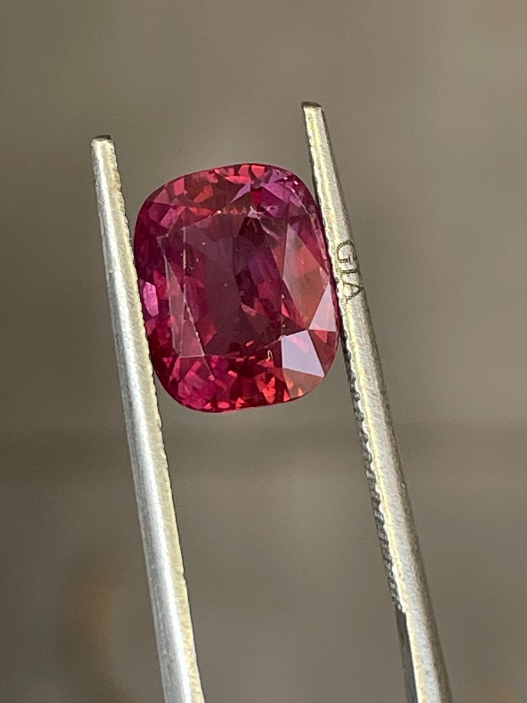1 pcs Red Ruby, Thailand - 4.09 ct - Catawiki
