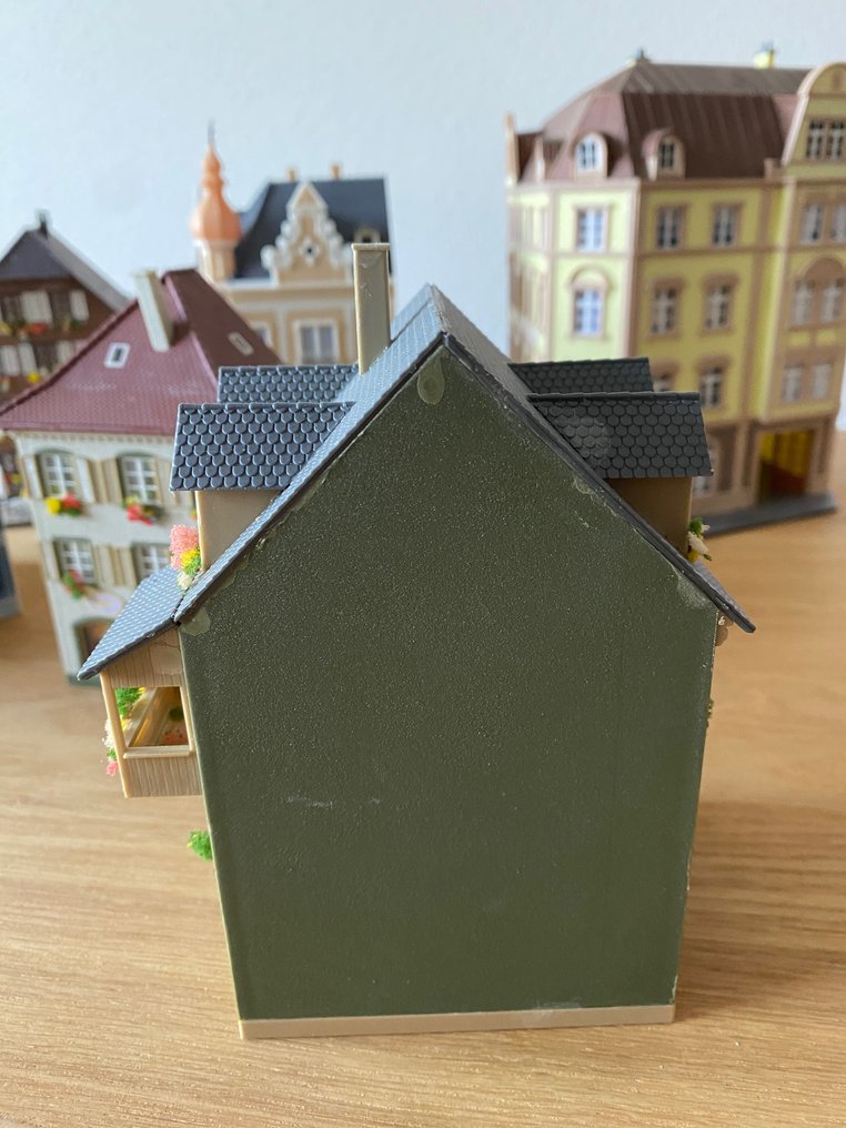 Faller H0 - Scenery - six different houses - Catawiki