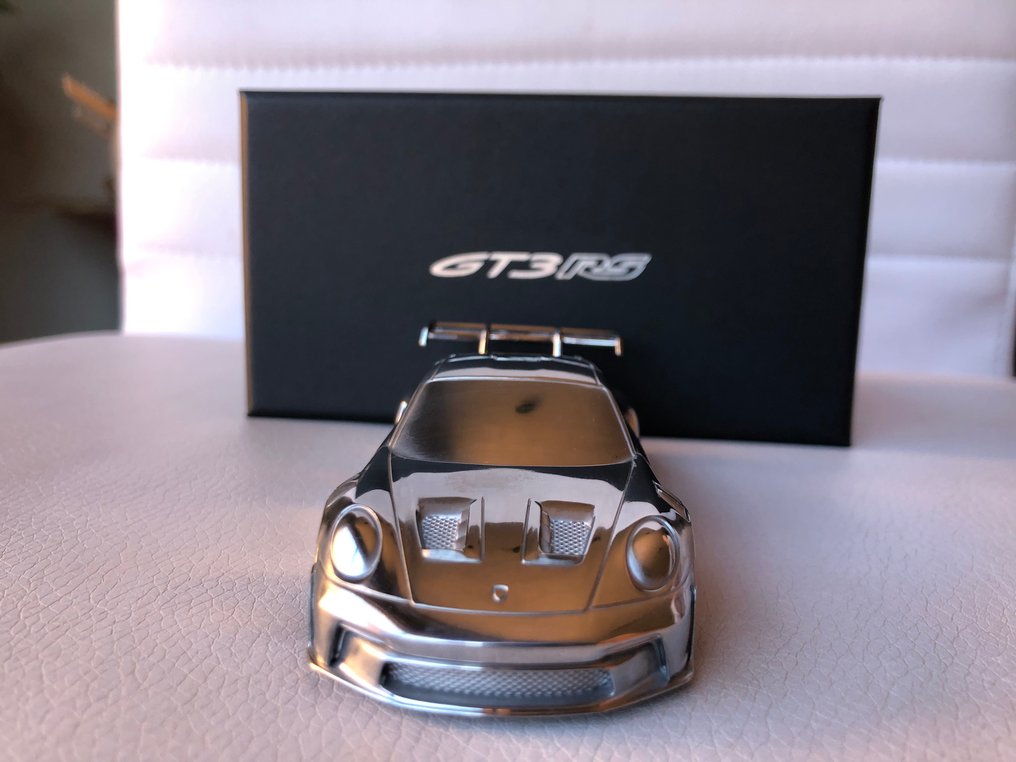 Accessoires - Porsche 992 GT3 RS paperweight - Porsche - Post 2000 ...
