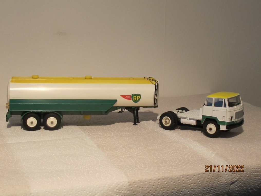 Dinky Toys - 1:50 - ref. 887 Unic Tractor air BP tanker - Catawiki
