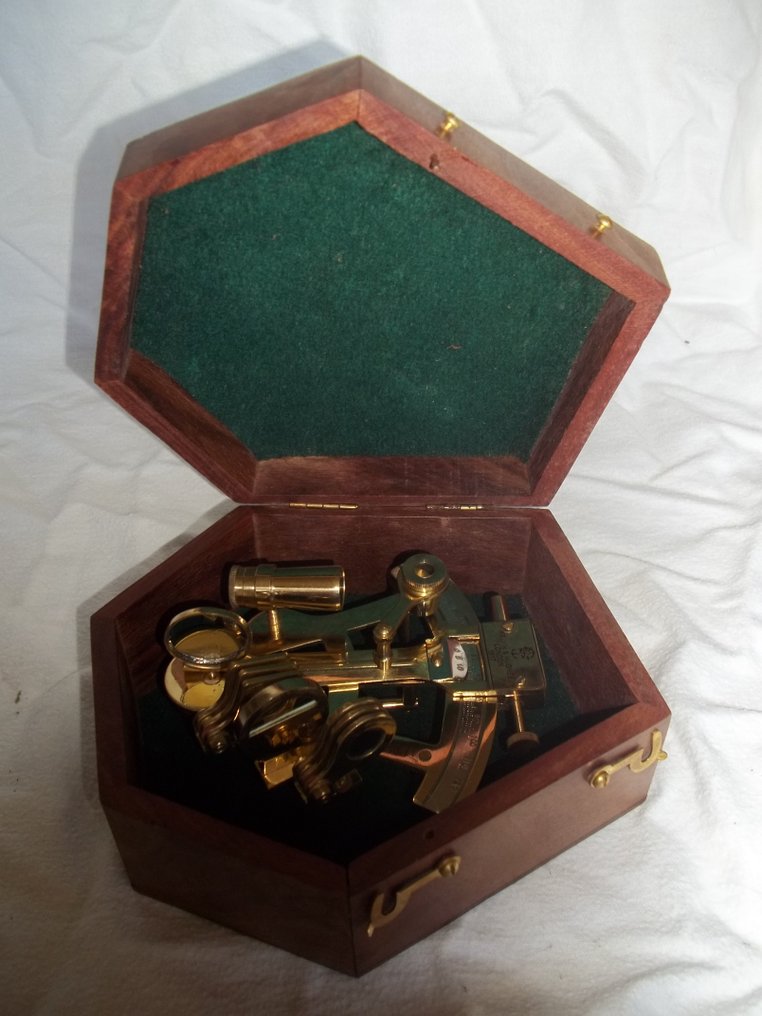 Sextant Victorian Traveling Sextant In Wooden Box Kelvin And Hughes London 1917 Completely