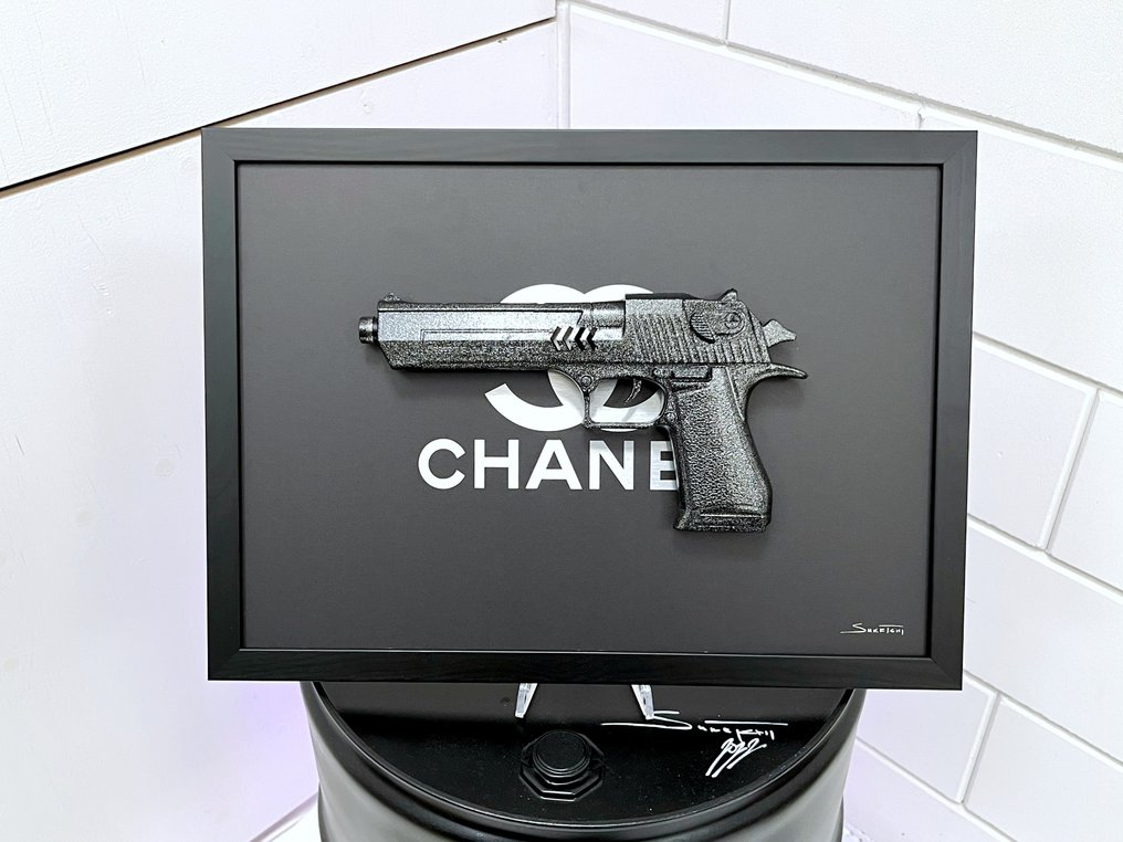Suketchi - Chanel Luxury Pistol - Catawiki