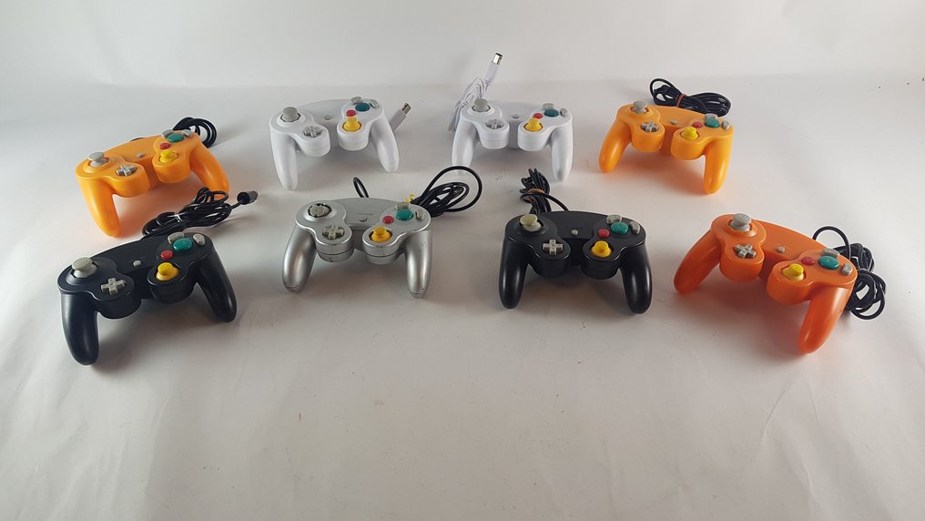 Nintendo Gamecube - Lot of 8 third-party controllers - Catawiki