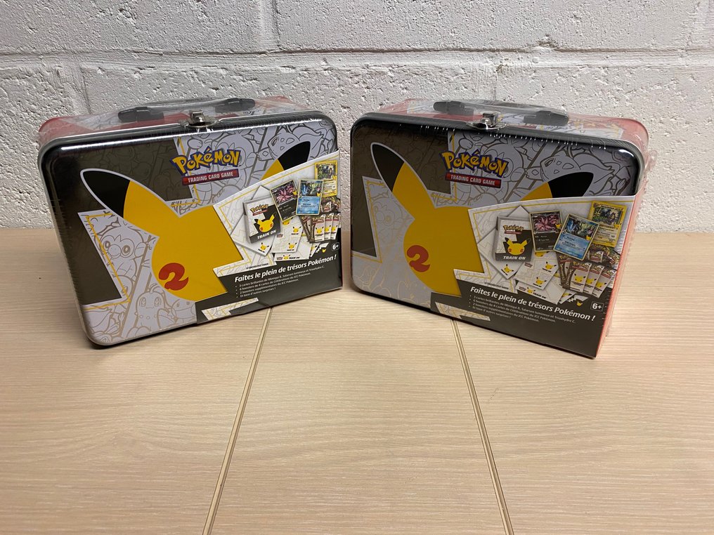 The Pokémon Company - Set of 2 Pokémon Cases 25th - Catawiki