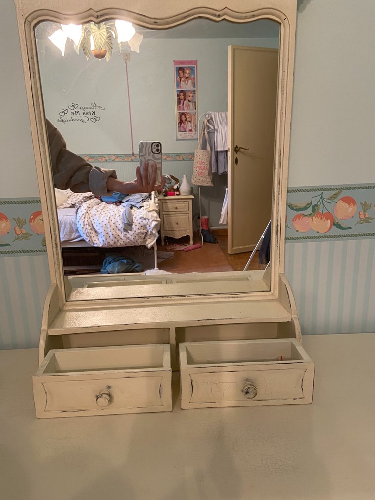 'Laura Ashley' dressing table - Catawiki