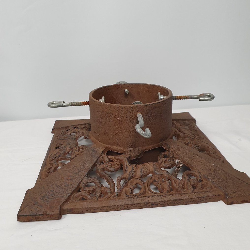 Cast iron Christmas tree base - Iron (cast/wrought) - Catawiki