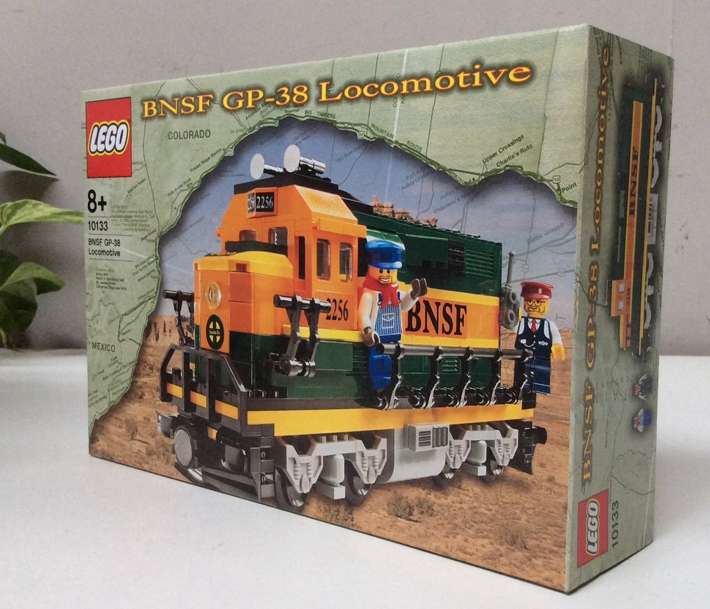 LEGO - 10133 - Locomotive Burlington Northern Santa Fe GP38 - Catawiki