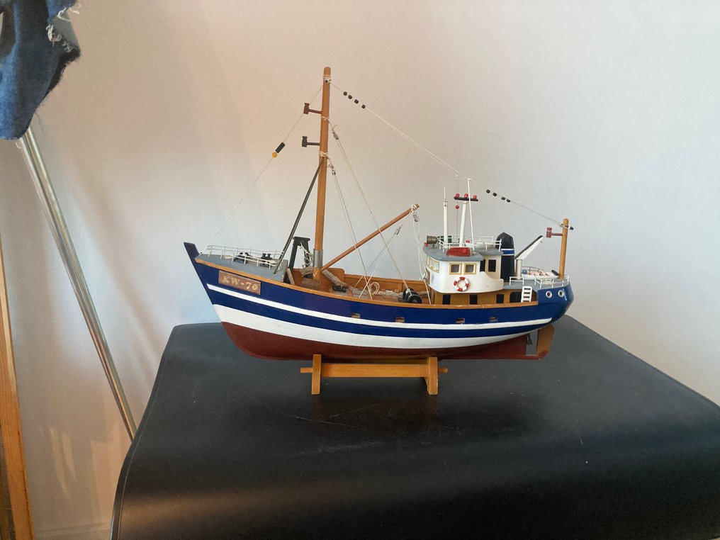 cutter fishing vessel (1) - Wood - a 21st century - Catawiki