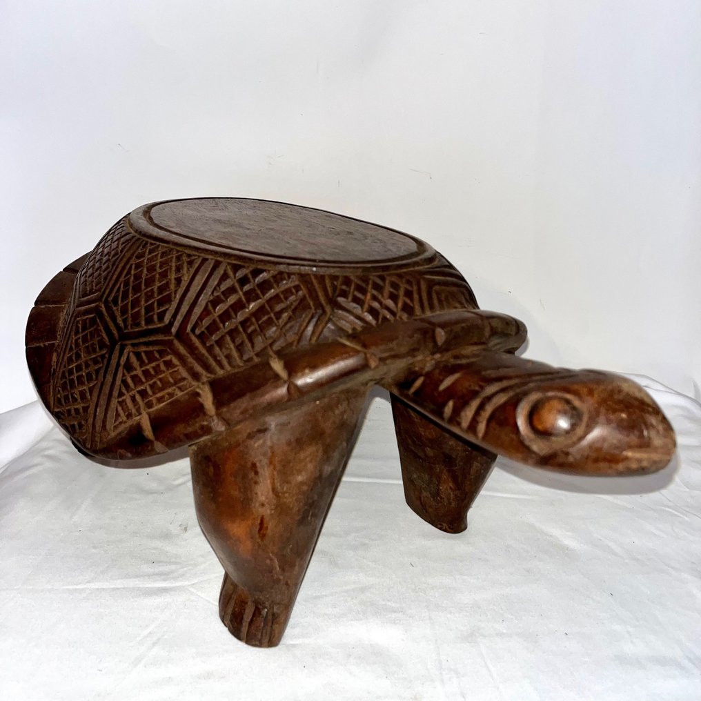 Tortoise Hardwood Stool - Hardwood - Catawiki