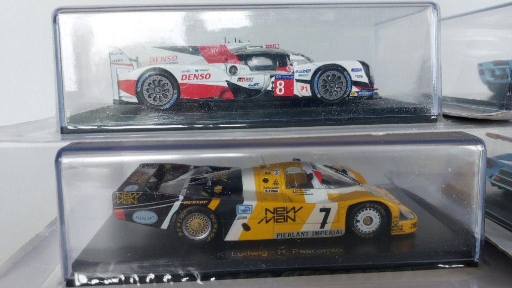 Spark 1:43 - 4 - Model car - 4x Racers Le Mans - Catawiki