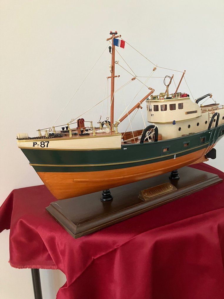 Ship model, Fishing vessel, trawler, cutter 62 cm (1) - - Catawiki