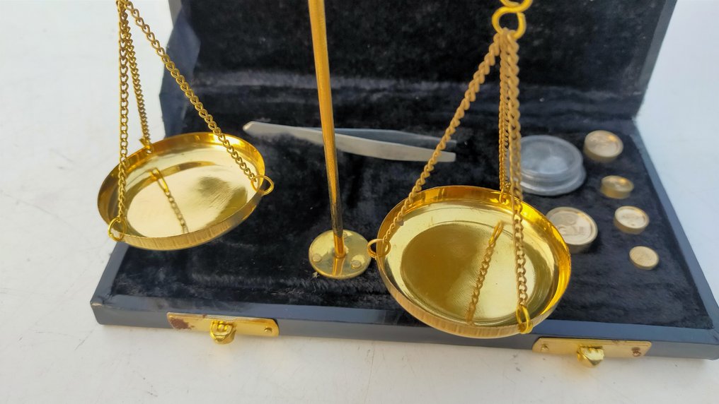 Scale with weights - Classic pharmacy scale - With suitable box ...