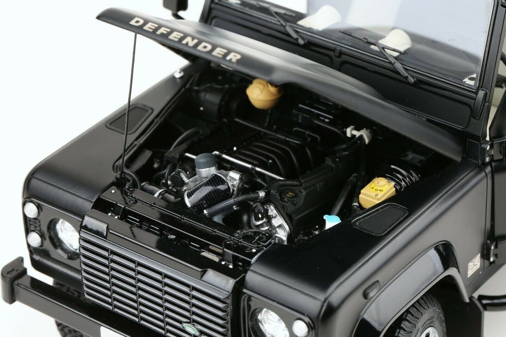 LCD Models 1:18 - 1 - Model car - Land Rover Defender 90 Works V8 70th ...
