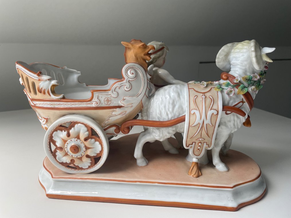 Krister Porzellan Manufaktur - Sculpture, Cherub, ram and - Catawiki