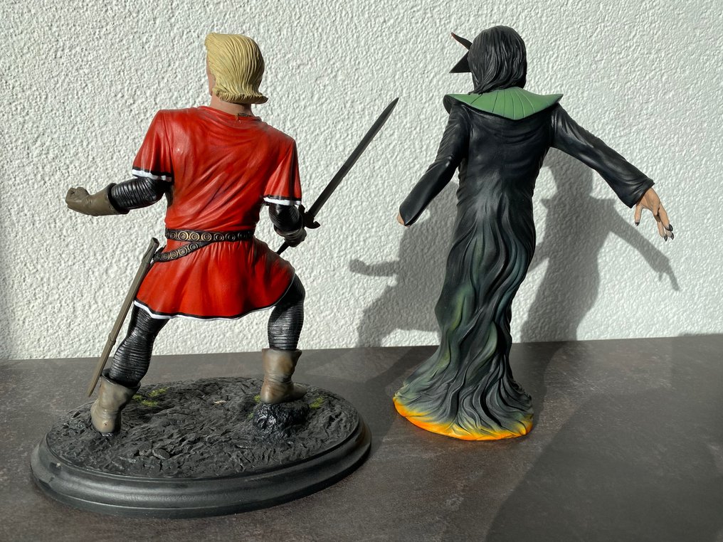 De Rode Ridder - Johan, de Rode Ridder en Bahaal polychrome beelden ...