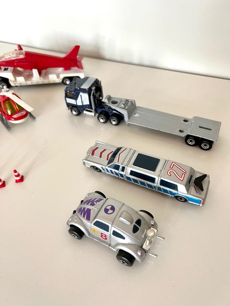 Matchbox - 1:64 - Rar Red Rebell Motorcity Set + Matchbox - Catawiki