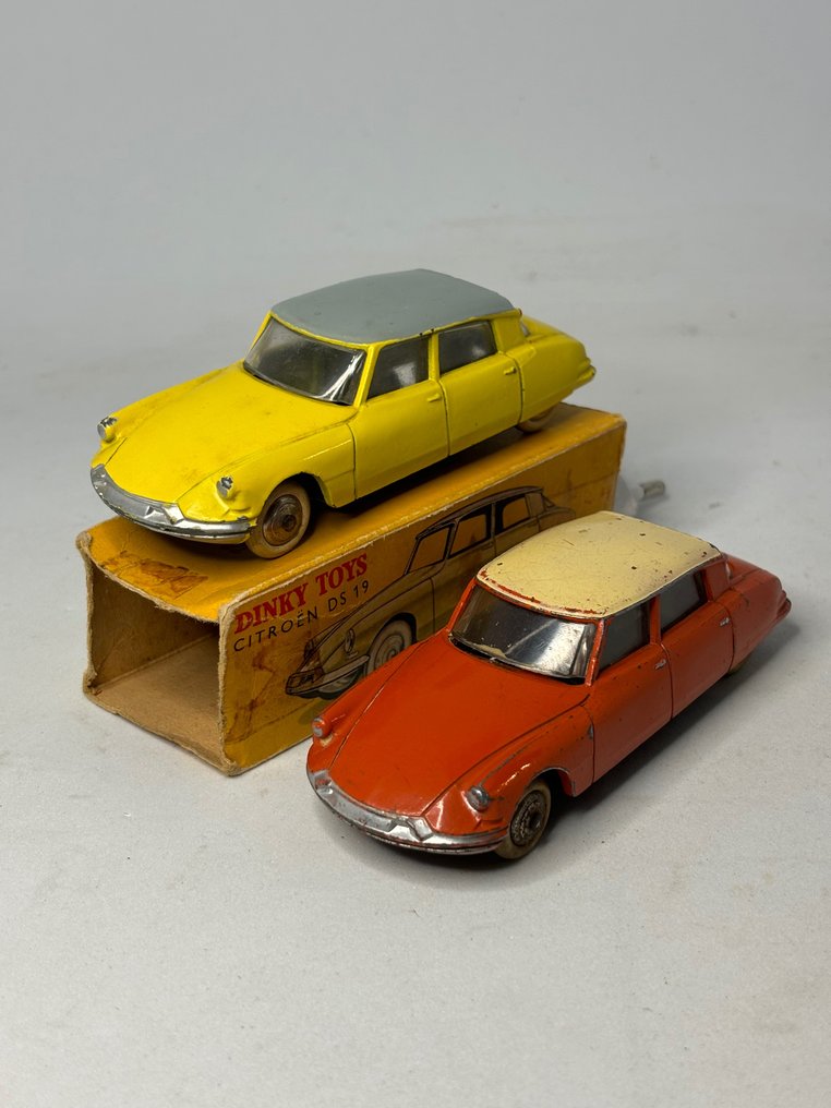 Dinky Toys 1:43 - 2 - Model car - 2x Citroen DS 19 ref. 24CP Rare - ref. 522 - Catawiki