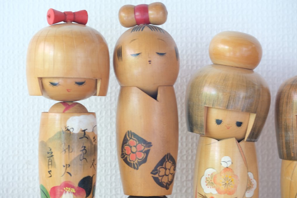 A Collection of Four Vintage Kokeshi by Kojo Tanaka and Others - Muñeca/muñeco - Japón - Catawiki