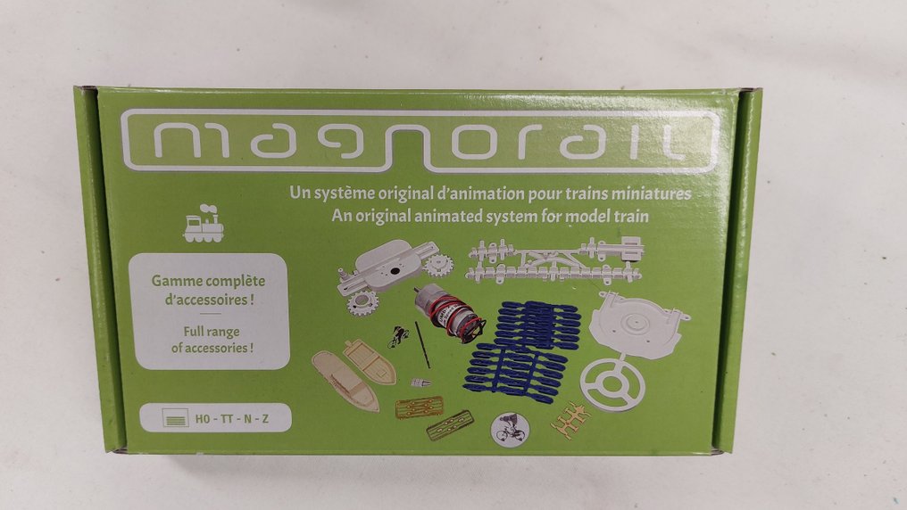 Magnorail H0 - Model train scenery (2) - Magnorail; all moving vehicles ...