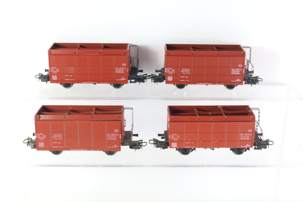 Märklin H0 - 4656 - Modellbahn-Güterwagen (4) - 4 Kastenwagen mit ...