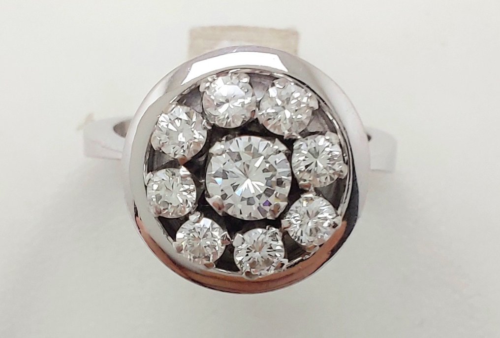 Ring 0.81ct. Diamond - Catawiki