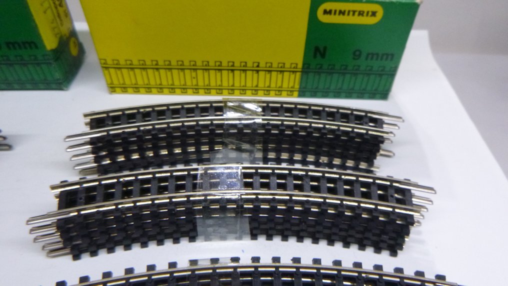 Minitrix N - 4904/4912/4922/4914/u.a. - Linhas ferroviárias de ...