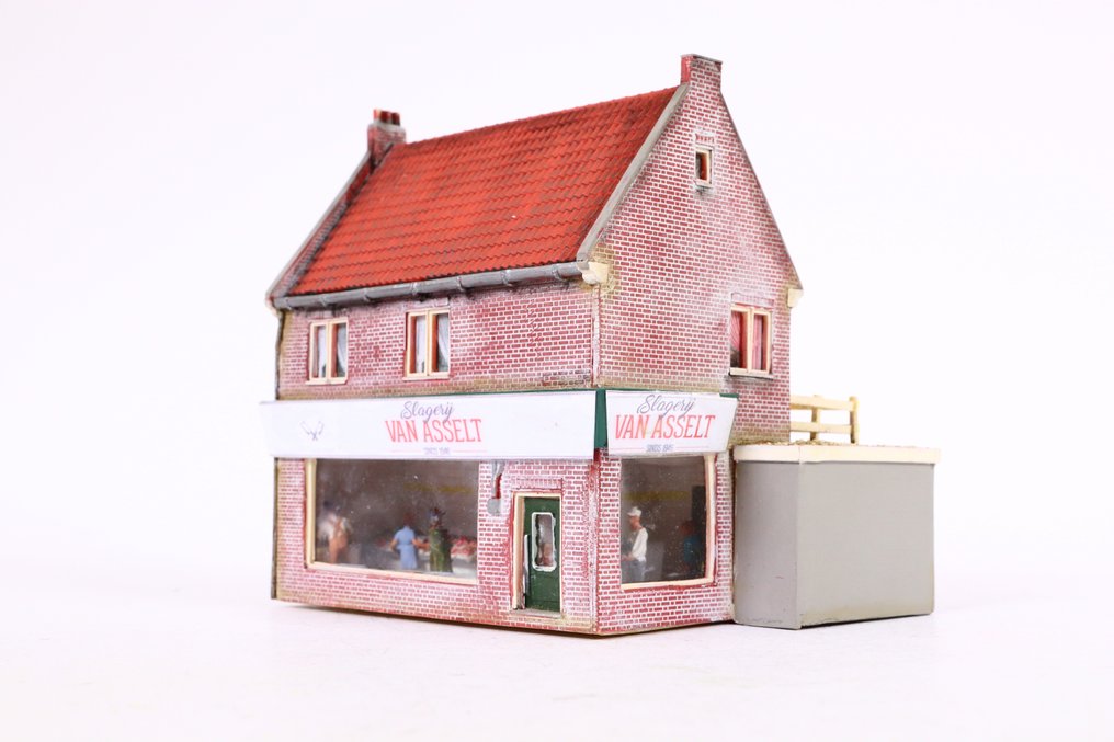 Alsacast, Tilly Models H0 - Model train scenery (2) - Two resin ...