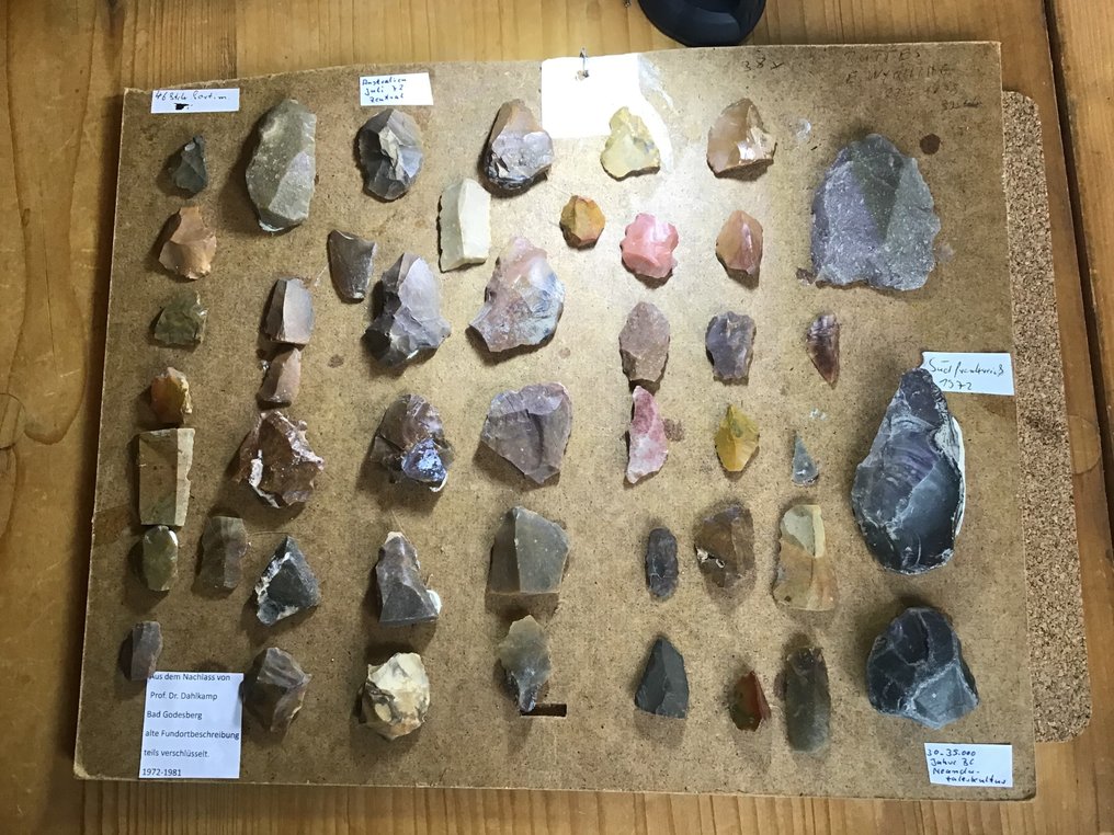 Neolithic Flint Neolithic-Paleolithic tools (ex - Prof Dahlkamp collection) - Catawiki