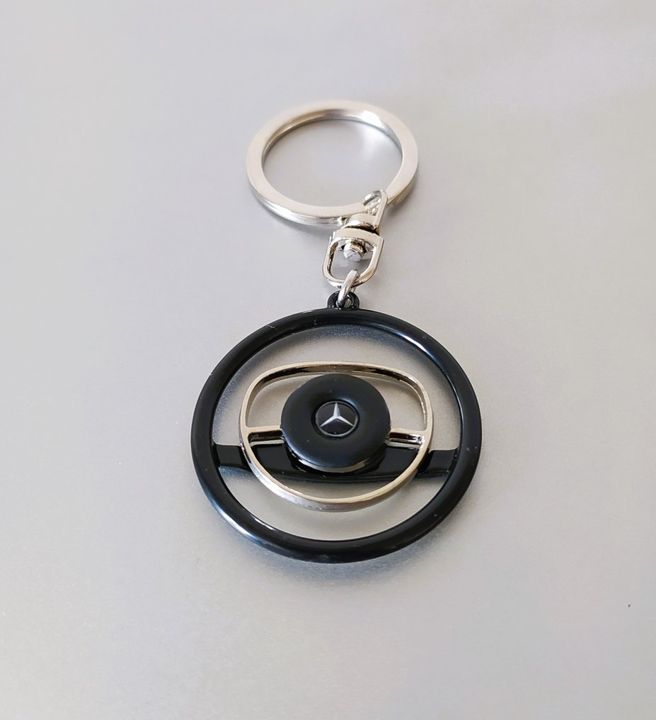 Mercedes-Benz - Key chain (1) - Catawiki