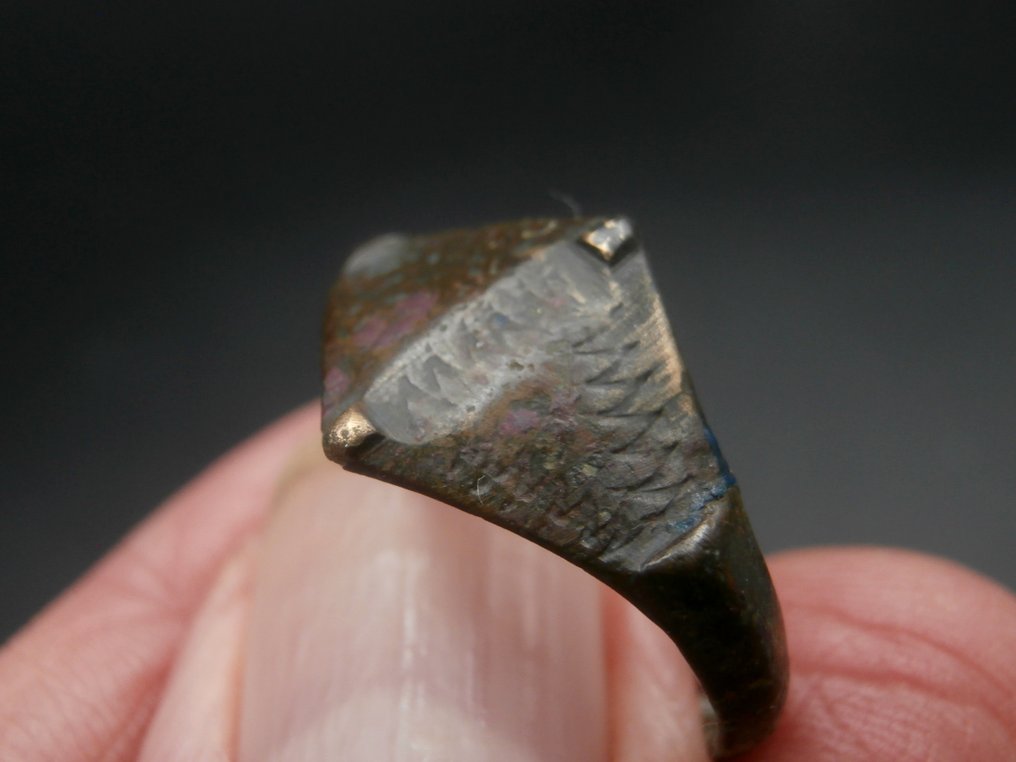 Viking period: Beautiful bronze Viking "horned" ring - Ring - Catawiki