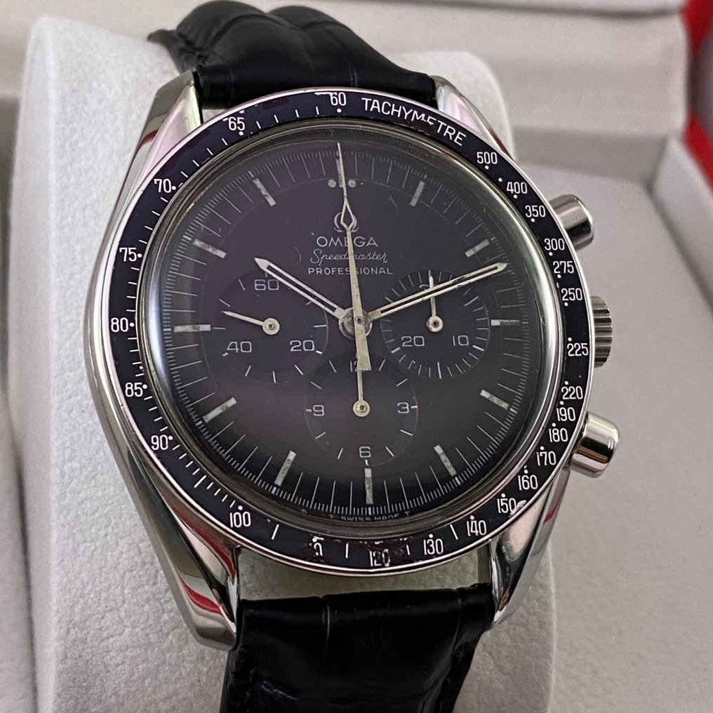 Omega - Speedmaster Professional Moonwatch "220 Bezel" - 145022-69 ST ...