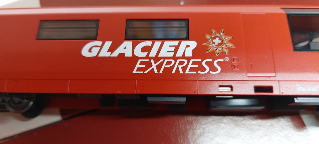 Bemo H0 - 3689-127/132 - Wagon de train miniature (3) - 3 wagons "Glacier Express" - RhB - Catawiki