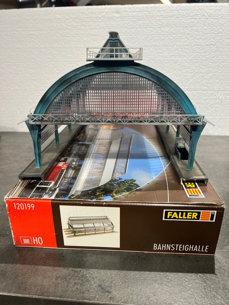 Faller H0 - 120199 - Décor de train miniature (1) - Hall de quai pour ...
