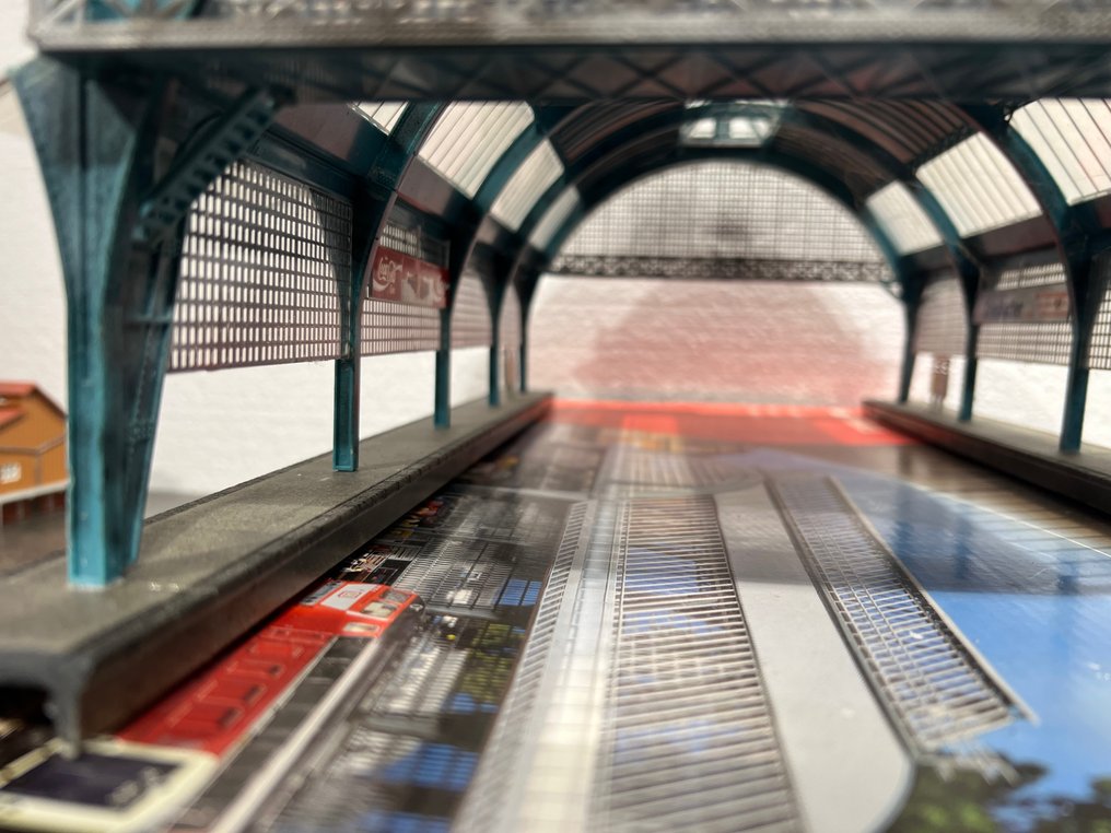 Faller H0 - 120199 - Décor de train miniature (1) - Hall de quai pour ...