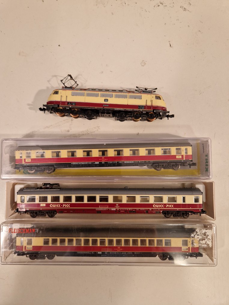 Fleischmann, Minitrix N - Model train (4) - electrische locomotief 103 en 3 sneltreinwagons - DB ...
