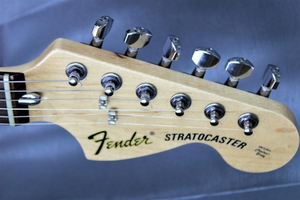 Fender - FENDER Stratocaster ST'72 reissue 1972 2010 - Sunburst - japan ...