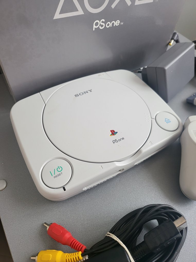 Sony PSONE - Set of video game console + games - In original box - Catawiki