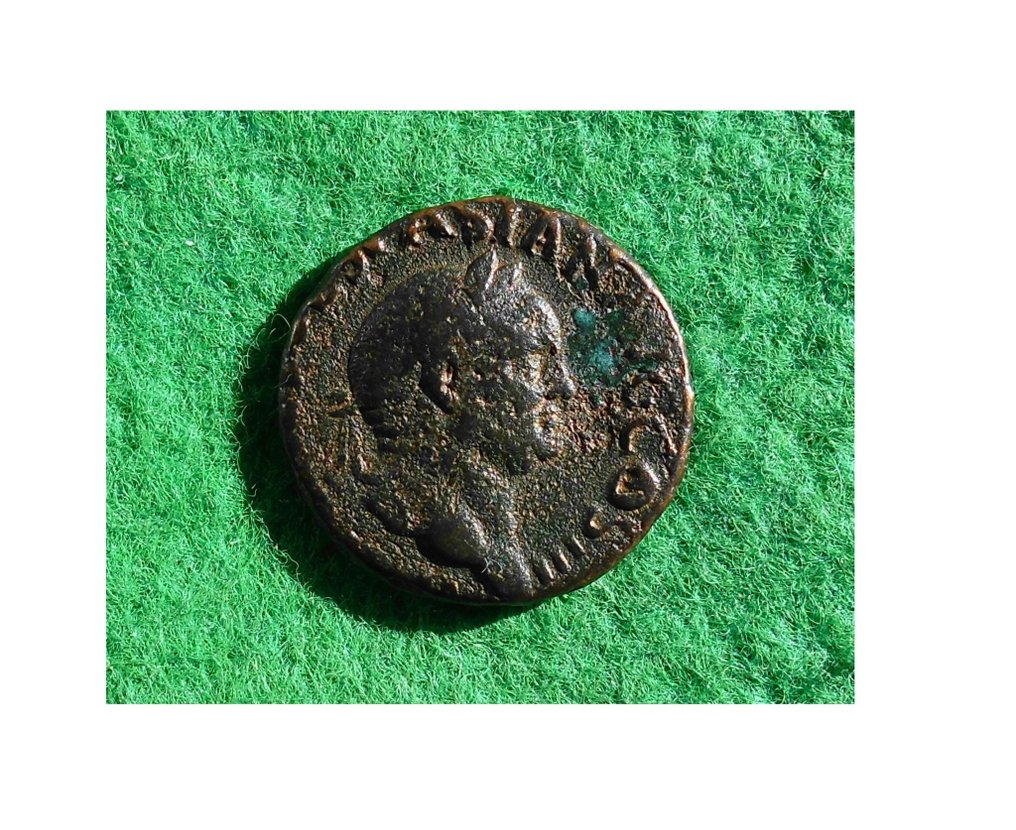 Romerska riket. Trajan, Vespasian and Tiberius. Lot of 3 bronzes (Semis ...