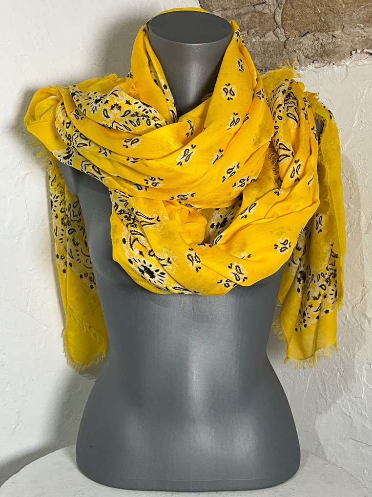 Saint Laurent - 140/195cm sans étiquette - Sciarpa - Catawiki