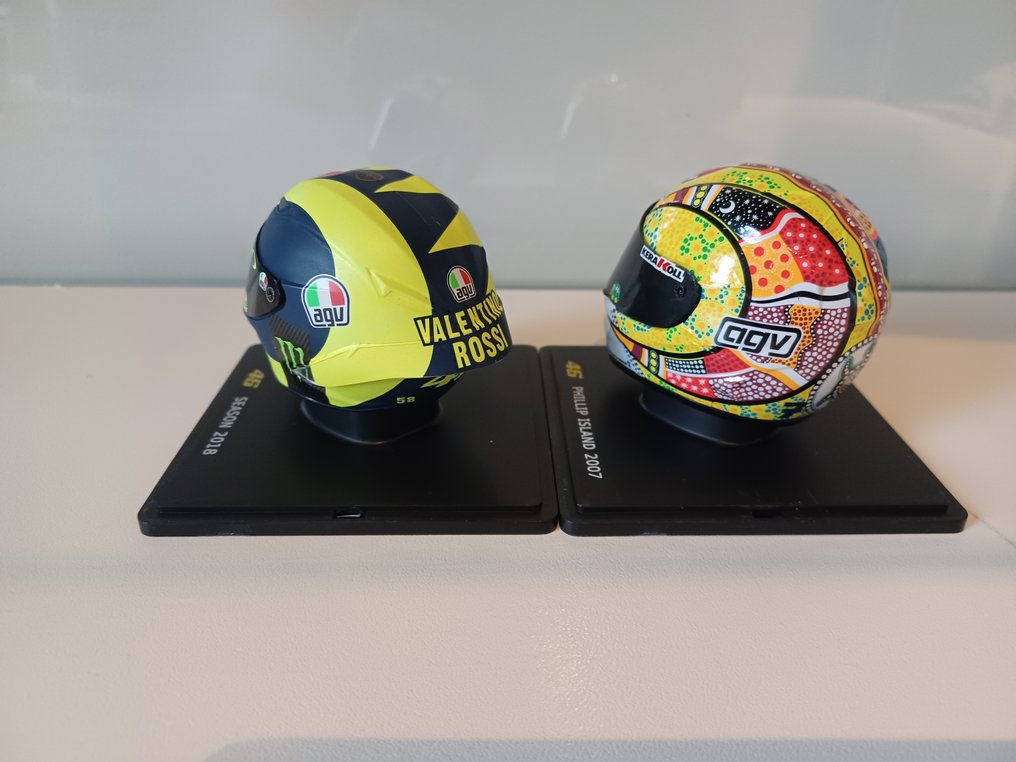 Spark 1:5 - 2 - Modelauto - Helmets Valentino Rossi - Catawiki Spark 1:5 - 2 - Modelauto - Helmets Valentino Rossi - Catawiki