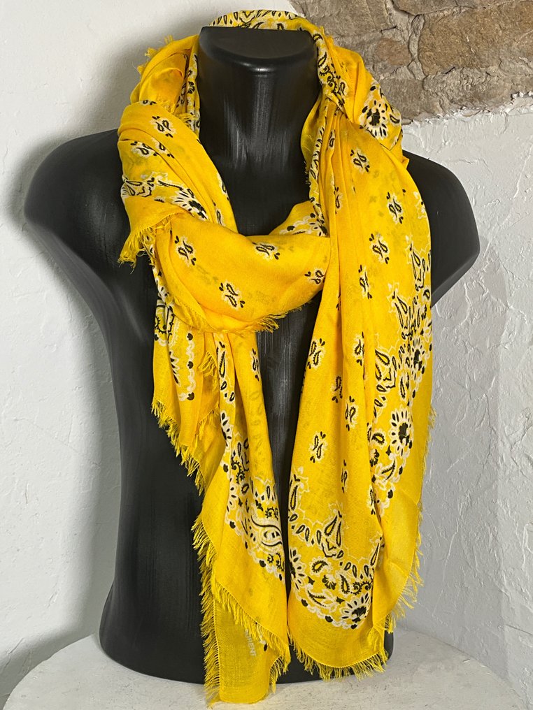 Saint Laurent - 140/195cm sans étiquette - Sciarpa - Catawiki