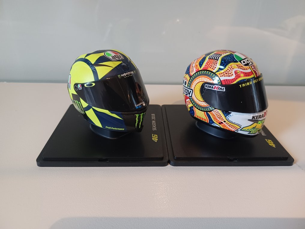 Spark 1:5 - 2 - Modelauto - Helmets Valentino Rossi - Catawiki Spark 1:5 - 2 - Modelauto - Helmets Valentino Rossi - Catawiki