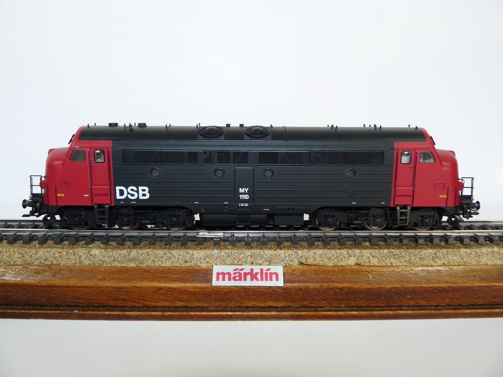 Märklin H0 - 39677 - Modeleltog (1) - MY1100 - Deense spoorwegen (DSB ...