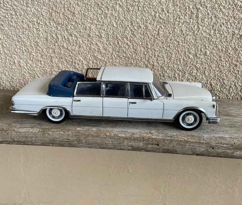 Sunstar 1:18 - 1 - Model convertible car - Mercedes benz 600 cabrio ...