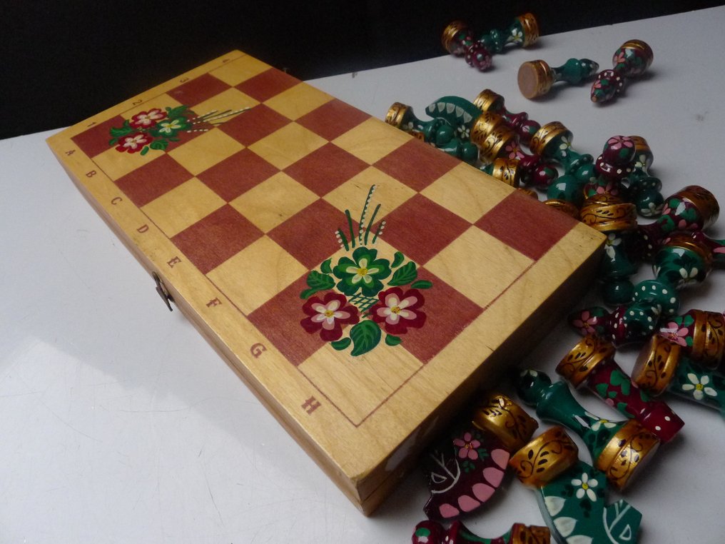 Chess set - Echiquier coffret en bois decors peint 1985-95 - Fruit wood ...