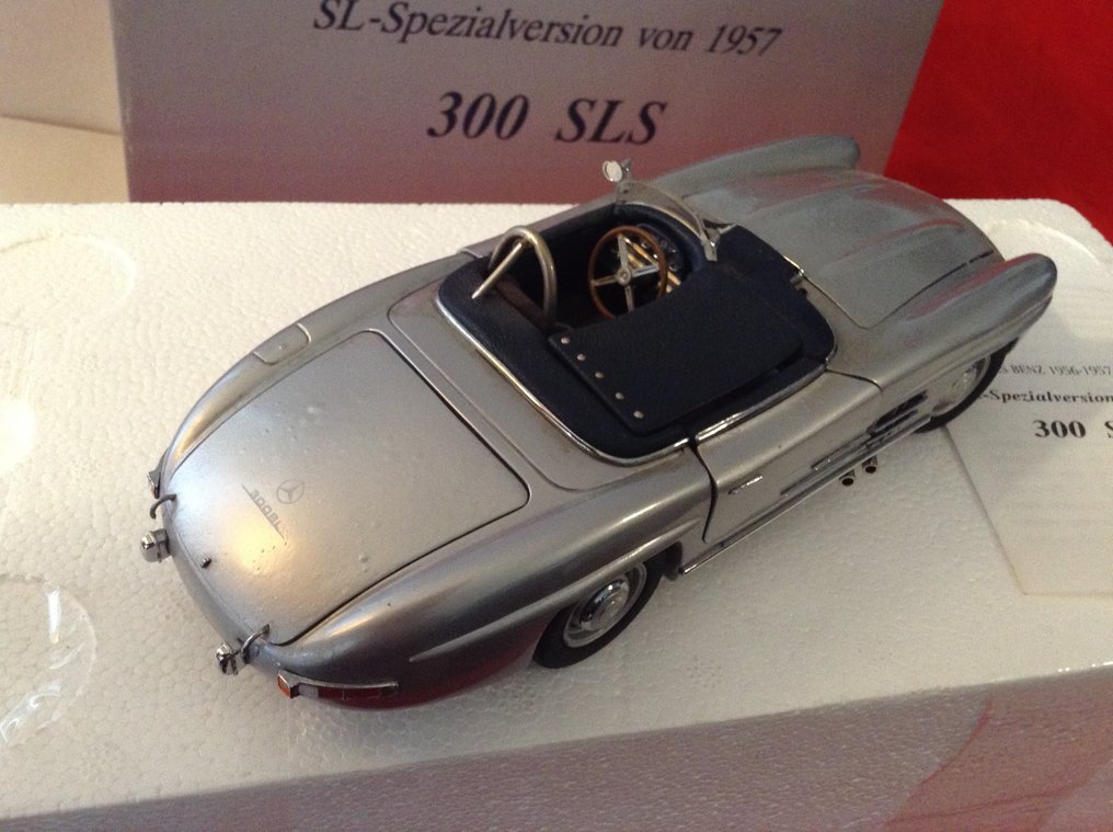 CMC - 1:24 - ref. #M-014 Mercedes Benz 300 SLS Roadster Spezialversion 1957 - Catawiki
