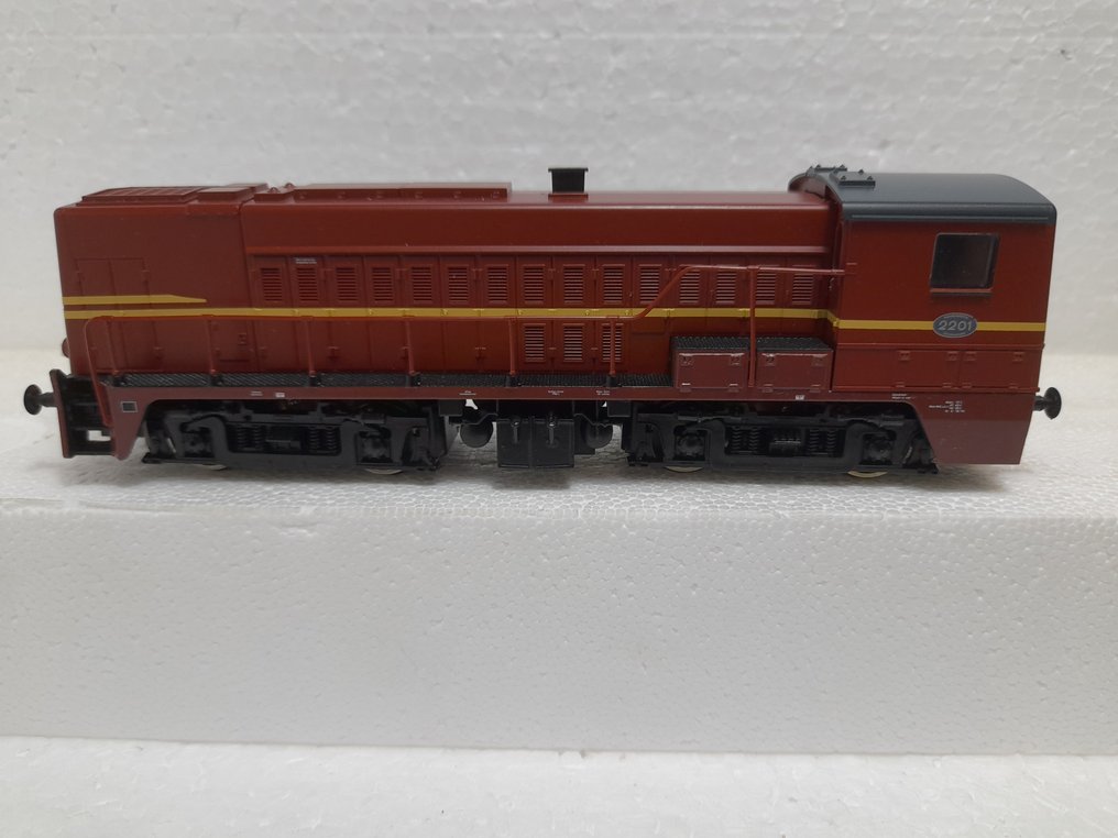 Roco H0 - 63926 - Diesel-electric locomotive (1) - NS series 2200 - NS ...